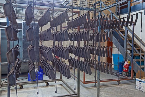 Modtec Story - Integ ergonomic monitor stands and mounts